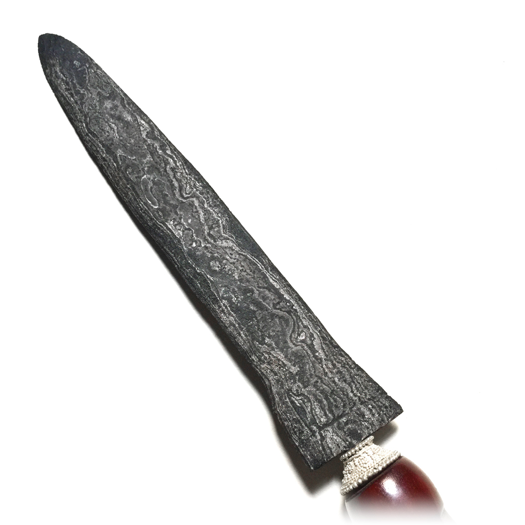 Heritage – Heirloom Dagger – Platinum Piotr