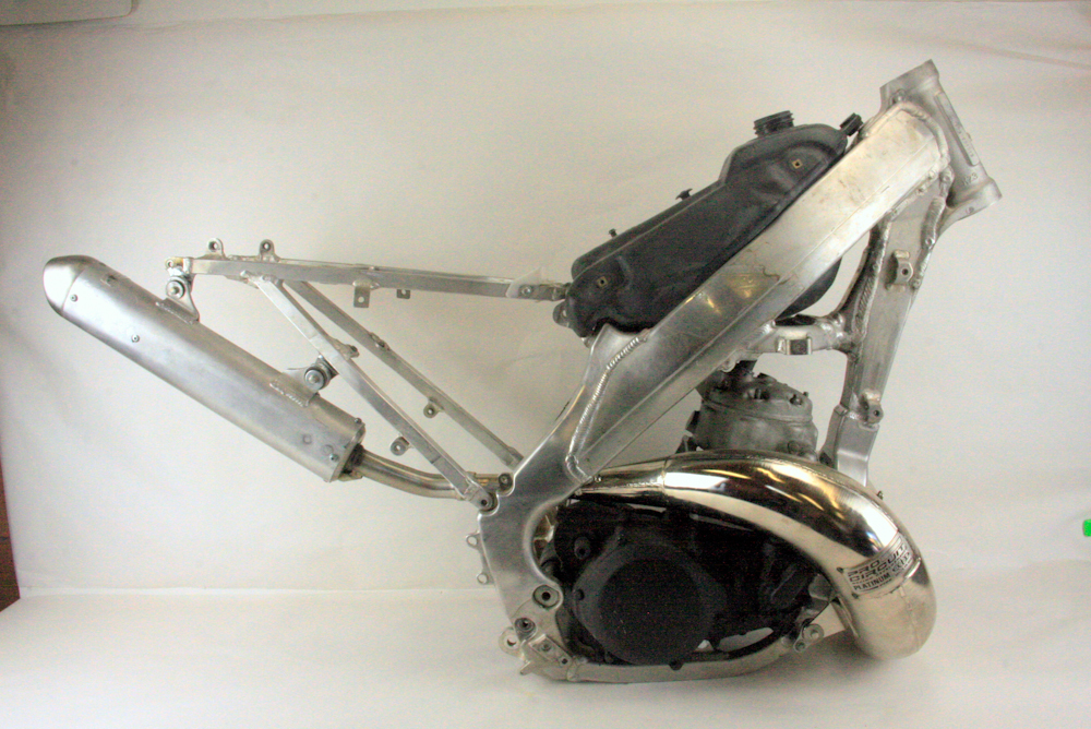 Complete aluminum frame conversion kit for 02-07 CR250 to CR500 engine