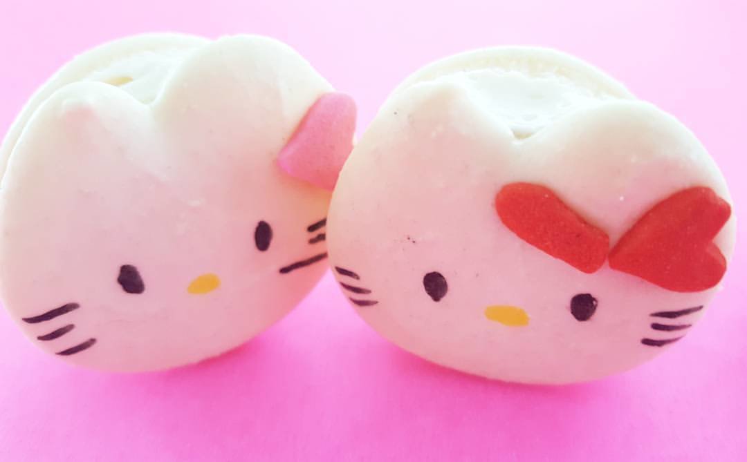 Hello Kitty Macaron